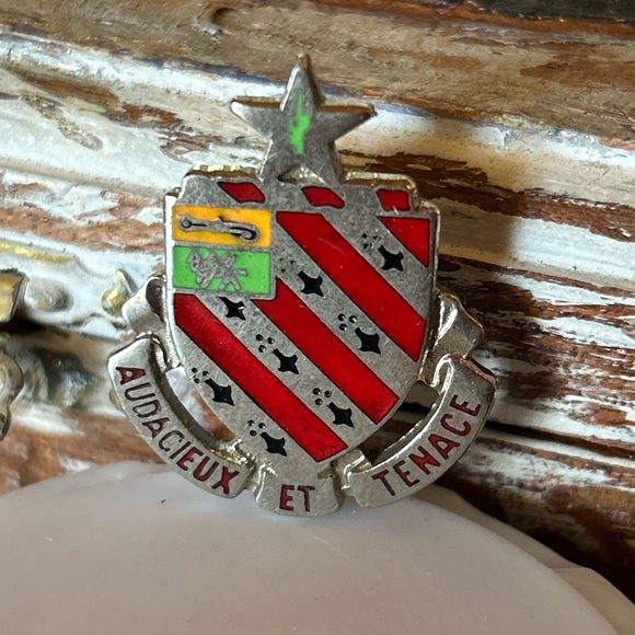 Vintage | Accessories | Vintage Us Army Crests D I Distinctive Insignia ...